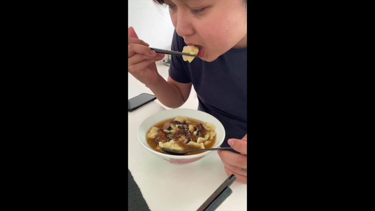 Keep EATING...(slow motion) - YouTube