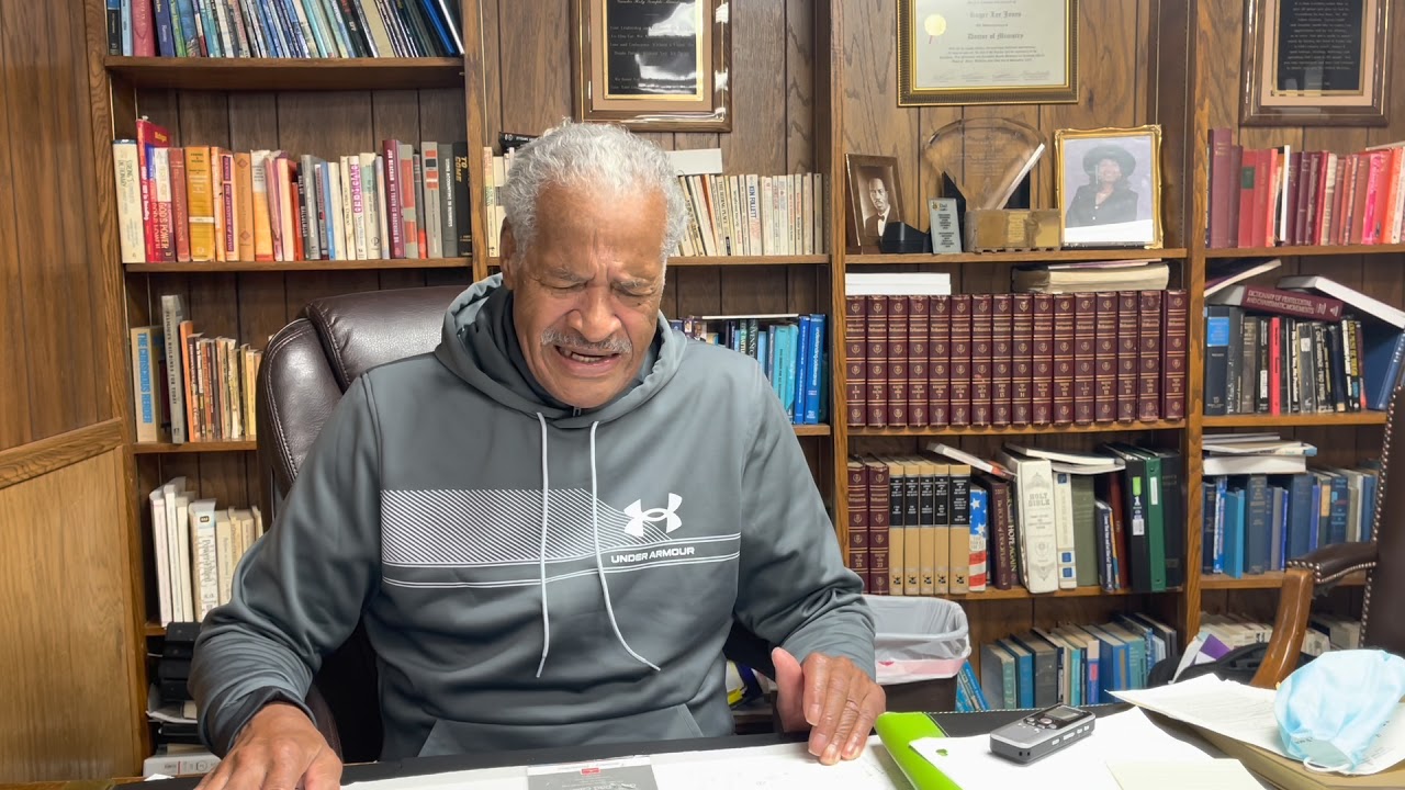 Bishop Roger L Jones prayer for the city of Flint - YouTube