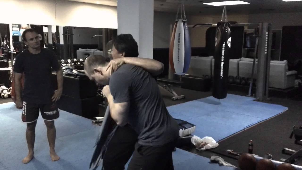 FFS: Improvised Weapon (Jacket) vs Knife - Ray Floro - YouTube