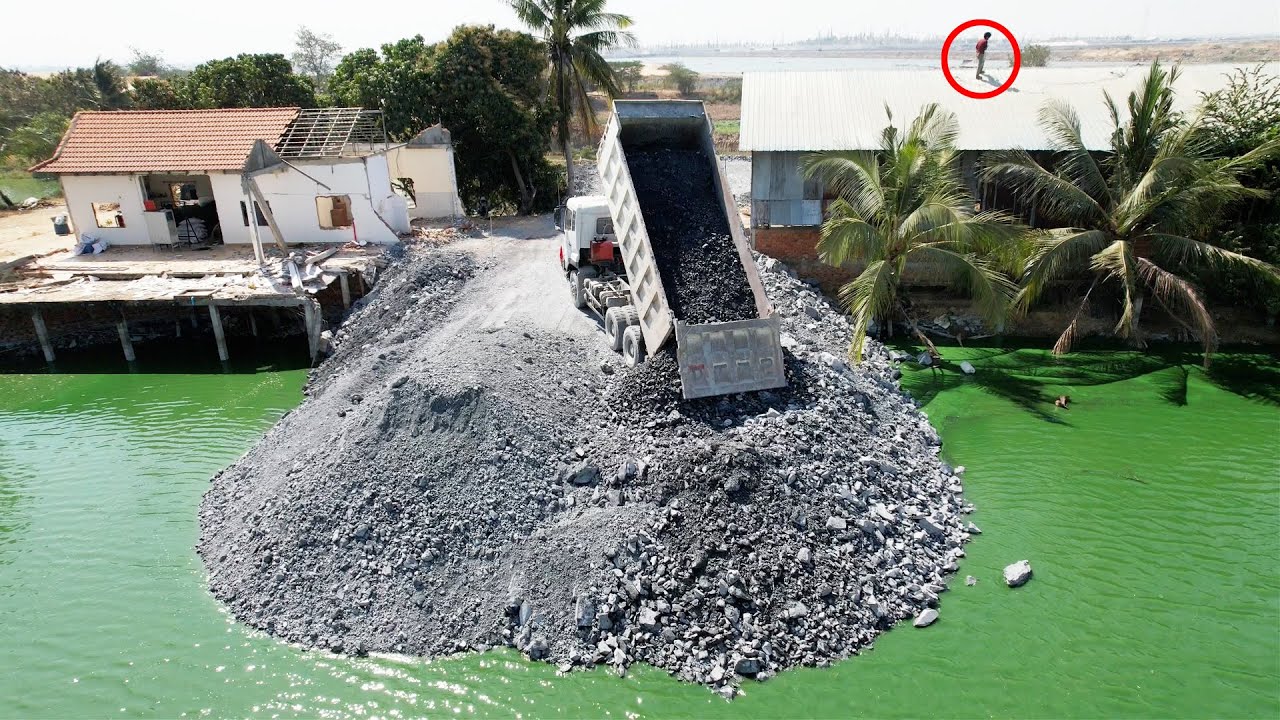 Wonderful Construction Over The Water With Good Experience Machinery ...