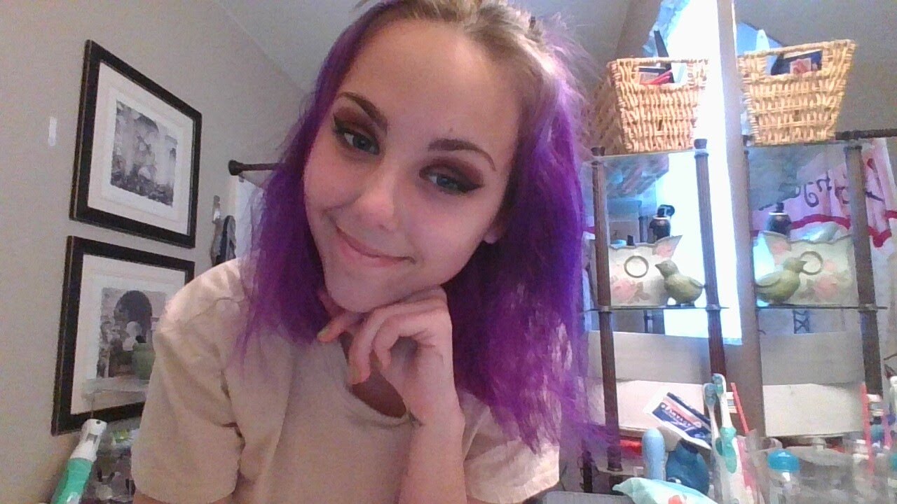doing my makeup and listening to music - YouTube