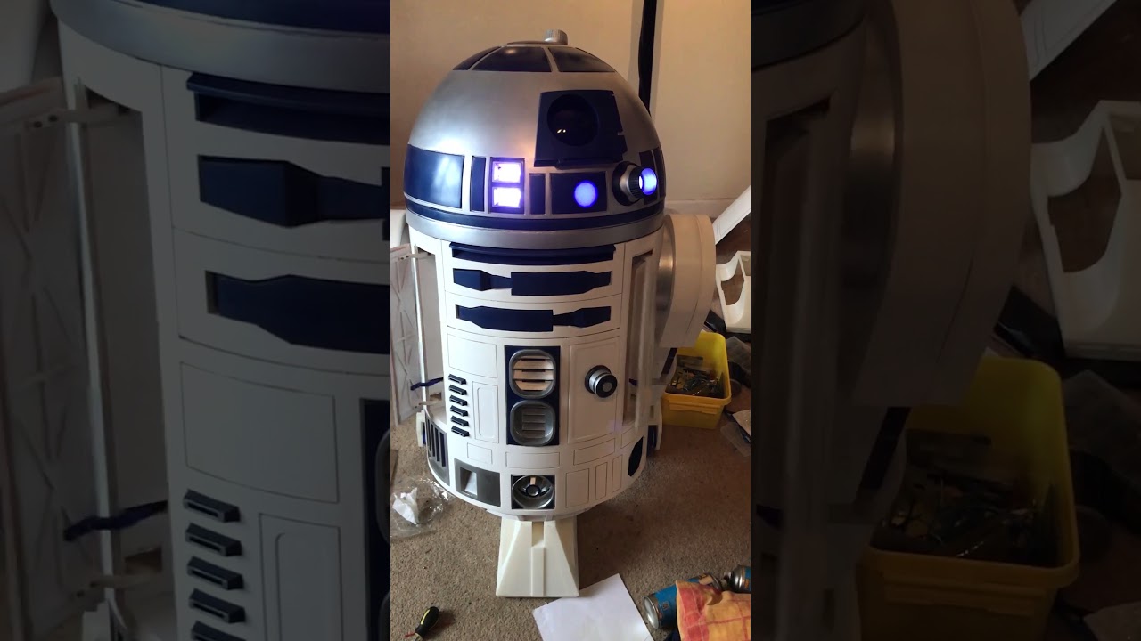 Fully printed R2D2 panels test - YouTube