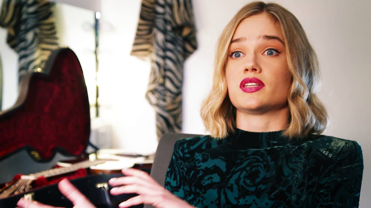 Florrie Arnold Gives Explosive Performance in Live Window Installation ...