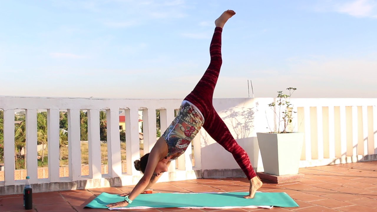 30 Minute Christian Power Yoga with Christina - YouTube
