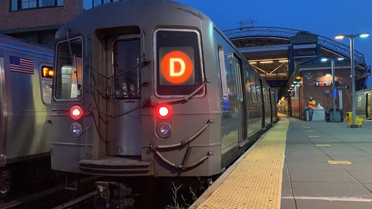 R68 (D) Train From Norwood 205 Street Terminating At Coney Island ...