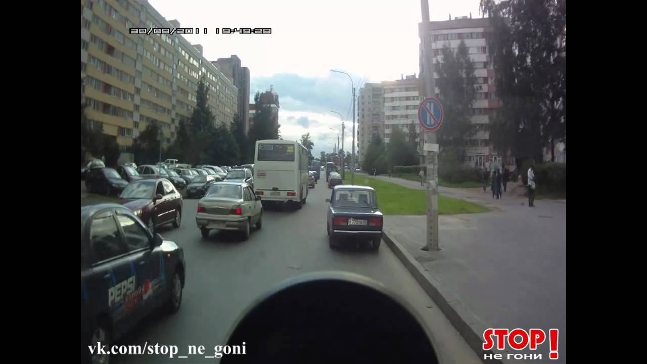 Russian driver gets into lots of accidents - Dashcam Russia - YouTube