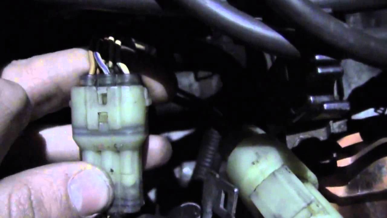 How to take out Honda Distributor - YouTube