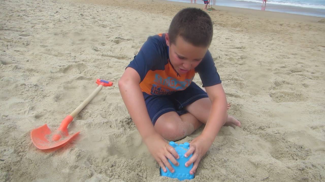 How to make a sandcastle - YouTube