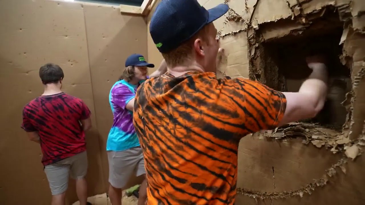 Unspeakable Sings We Will Rock You | Cardboard Edition - YouTube