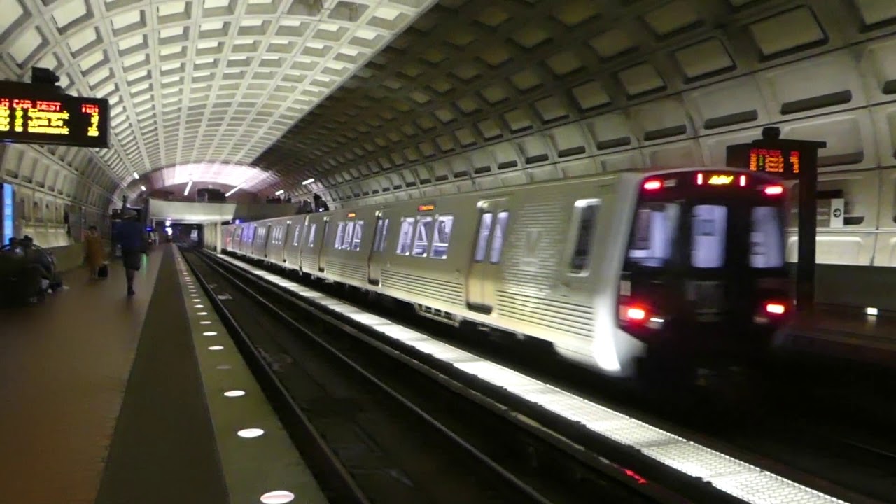 WMATA Metro Rail: Kawasaki 7000 Series Red Lines at Dupont Circle ...