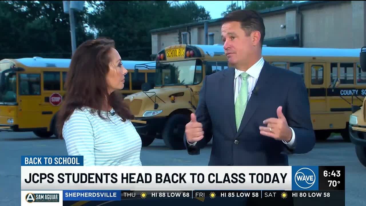 JCPS students head back to class for the first day of school - YouTube