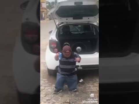 Enanos bailando reggaeton 😎 🎵 - YouTube
