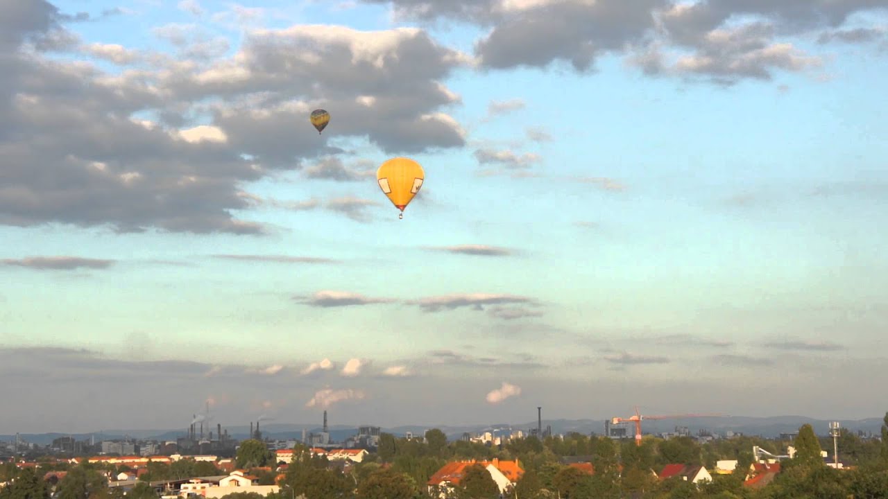 Baloane cu aer cald/Hot air balloons - YouTube