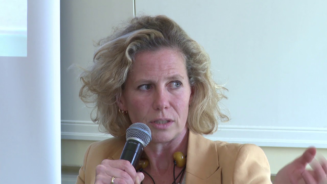 La grande tueuse - Laura Spinney - YouTube