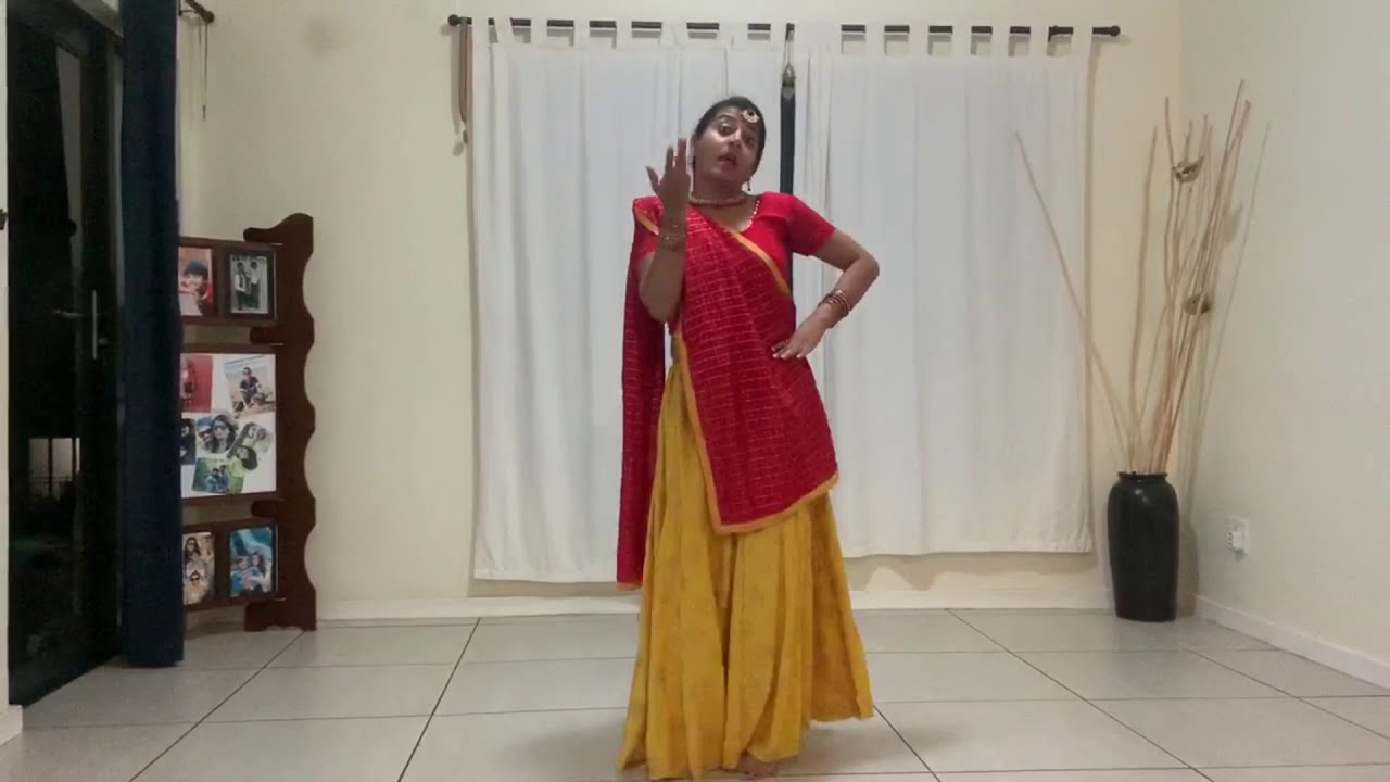Haldi masale wali kaise pisegi | Haldi Geet | Ladies Sangeet song ...