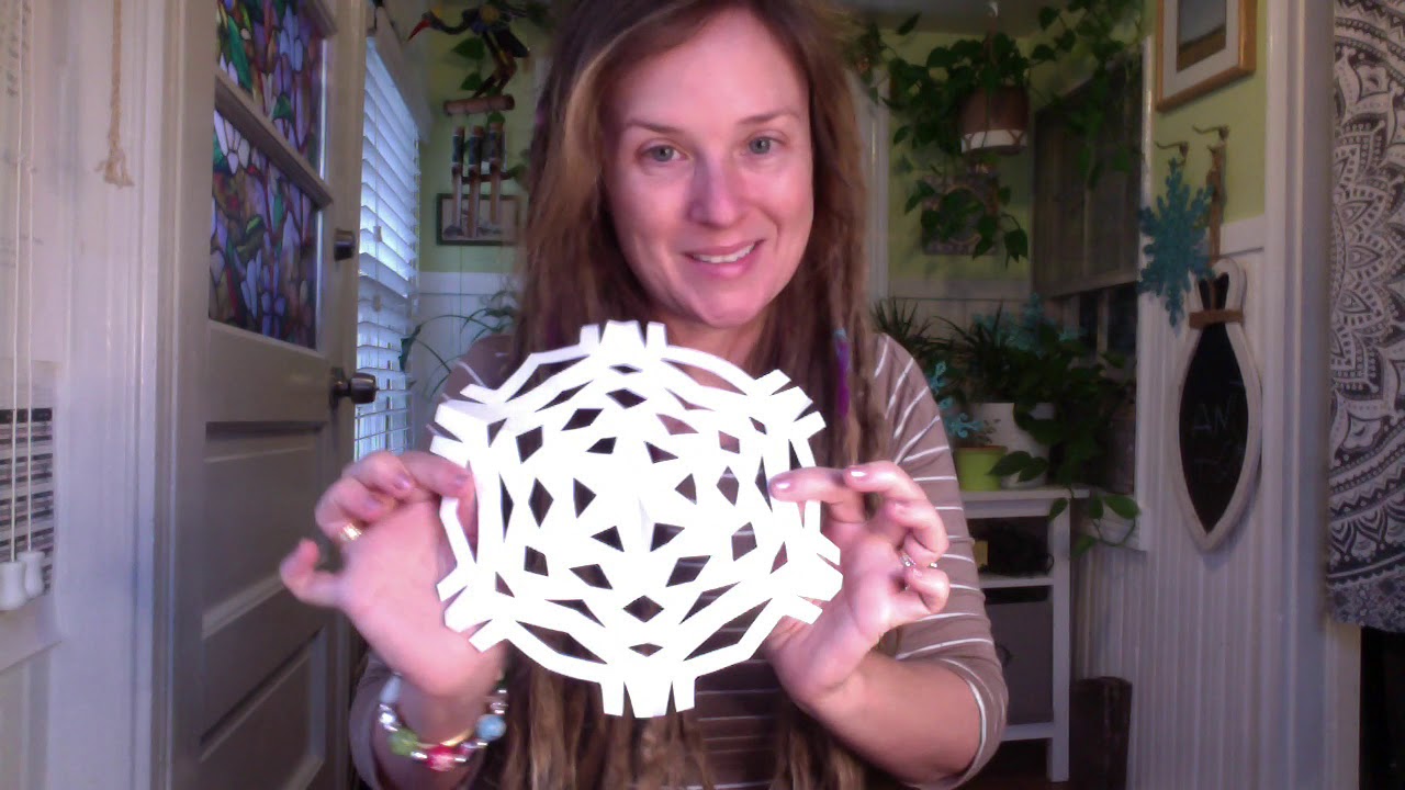 How to Cut Snowflakes - YouTube