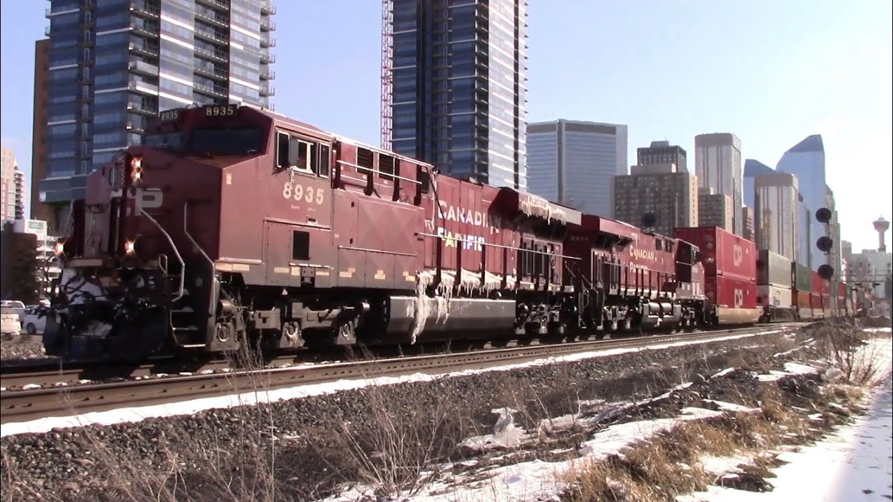 FROZEN LOCOMOTIVES!!! CP 8935 Leads CP 101 West at Mewata, Calgary AB. CP Laggan Subdivision ...