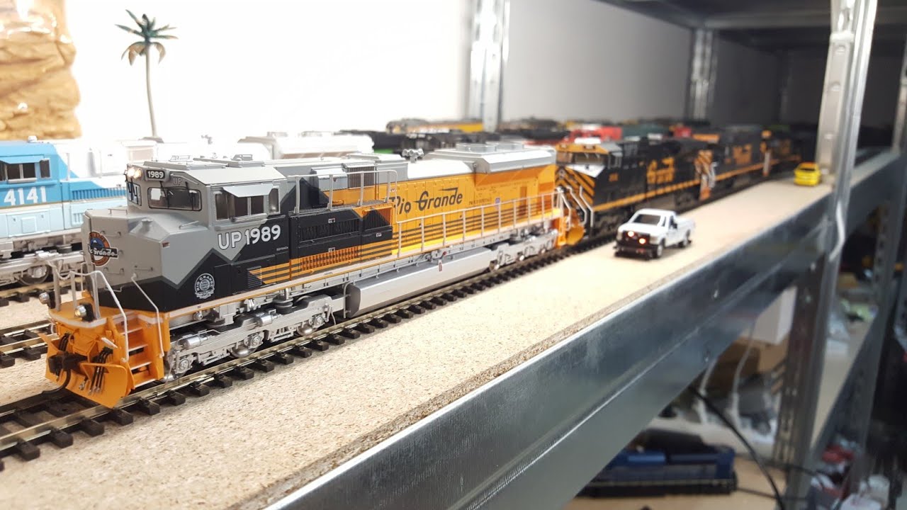 Rio Grande 12m/39ft long train - Athearn EMD SD70ACe, SD40T-2 ...