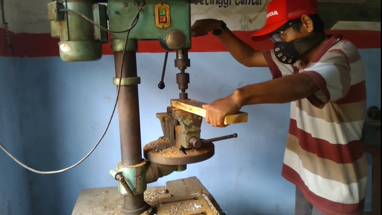 Cara membuat lubang pada papan.....(bikin stan \ dudukan pancing) - YouTube