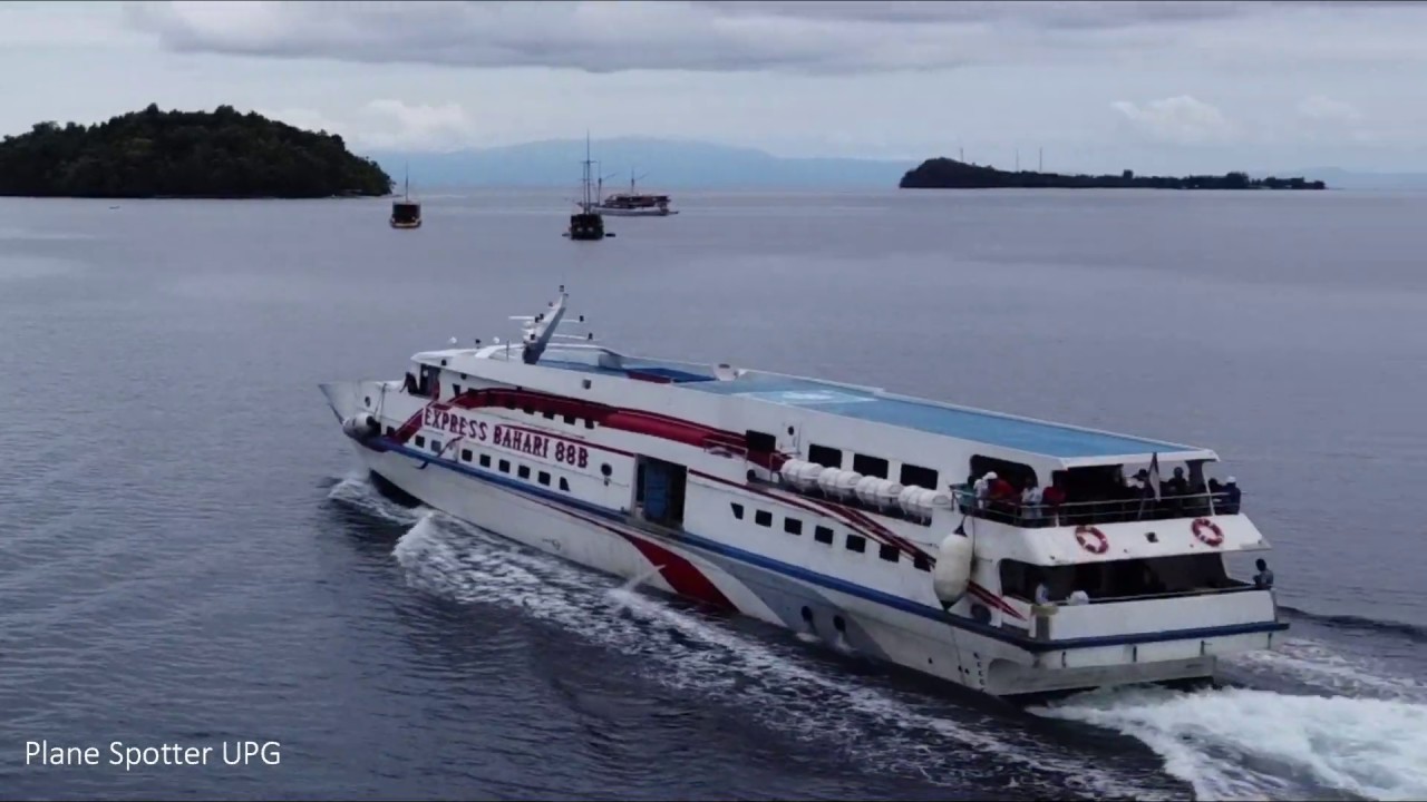 Kapal Cepat Express Bahari 88 B dan Fajar Indah bertolak dari pelabuhan ...