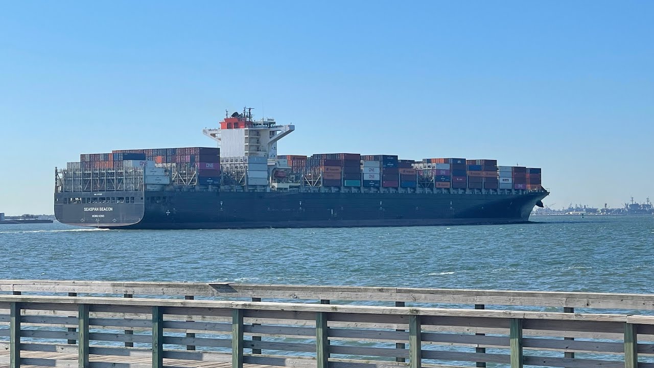 Seaspan Beacon Container Ship - YouTube