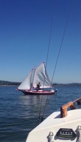 Weekender sailboat on Columbia River - YouTube