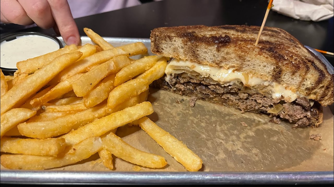 Emil’s Hideaway Cedar Rapids, Iowa - YouTube