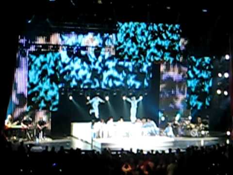 Glee Live! Jump - YouTube