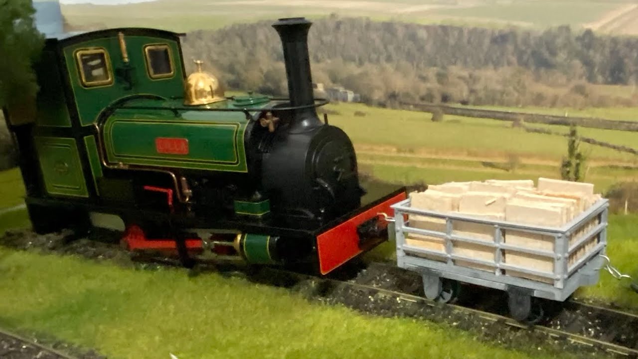 Roundhouse Lilla indoor run - YouTube