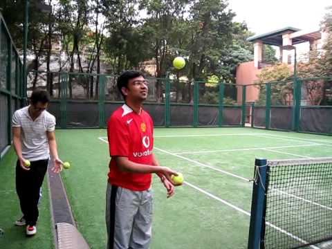 One-handed juggling skills - YouTube