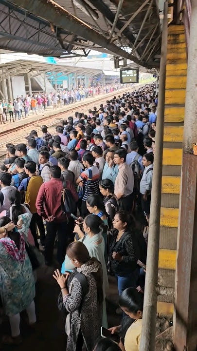 Mumbai Local Train Rush At Dombivli Railways Station | Local Train Crowd At Dombivli | Train ...