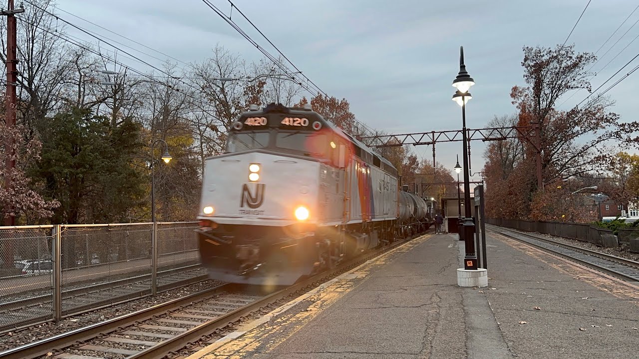 Railfanning at Maplewood,NJ 11/21/24 Ft:NJT 4120 on an Aqua train ...