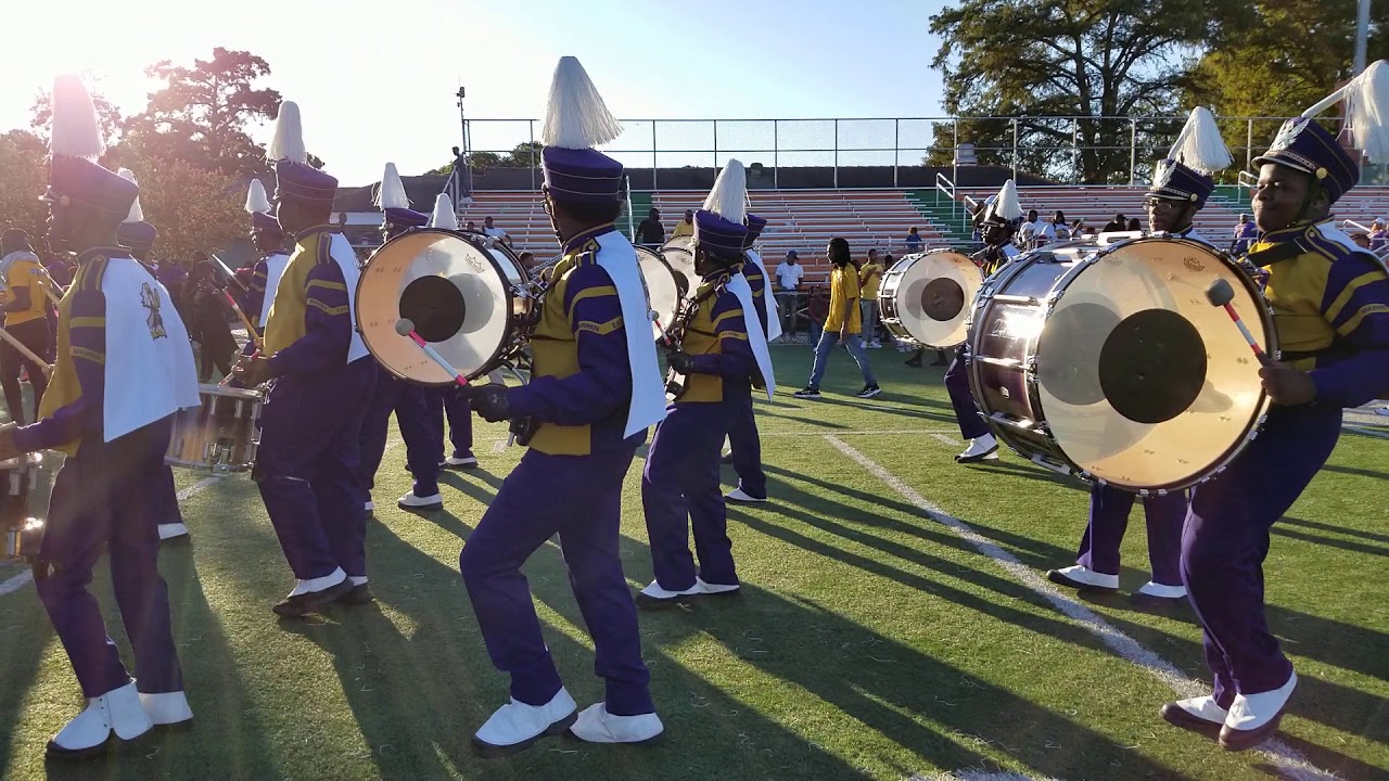Warren Easton Marching Out for homecoming vs Carver (2019) - YouTube