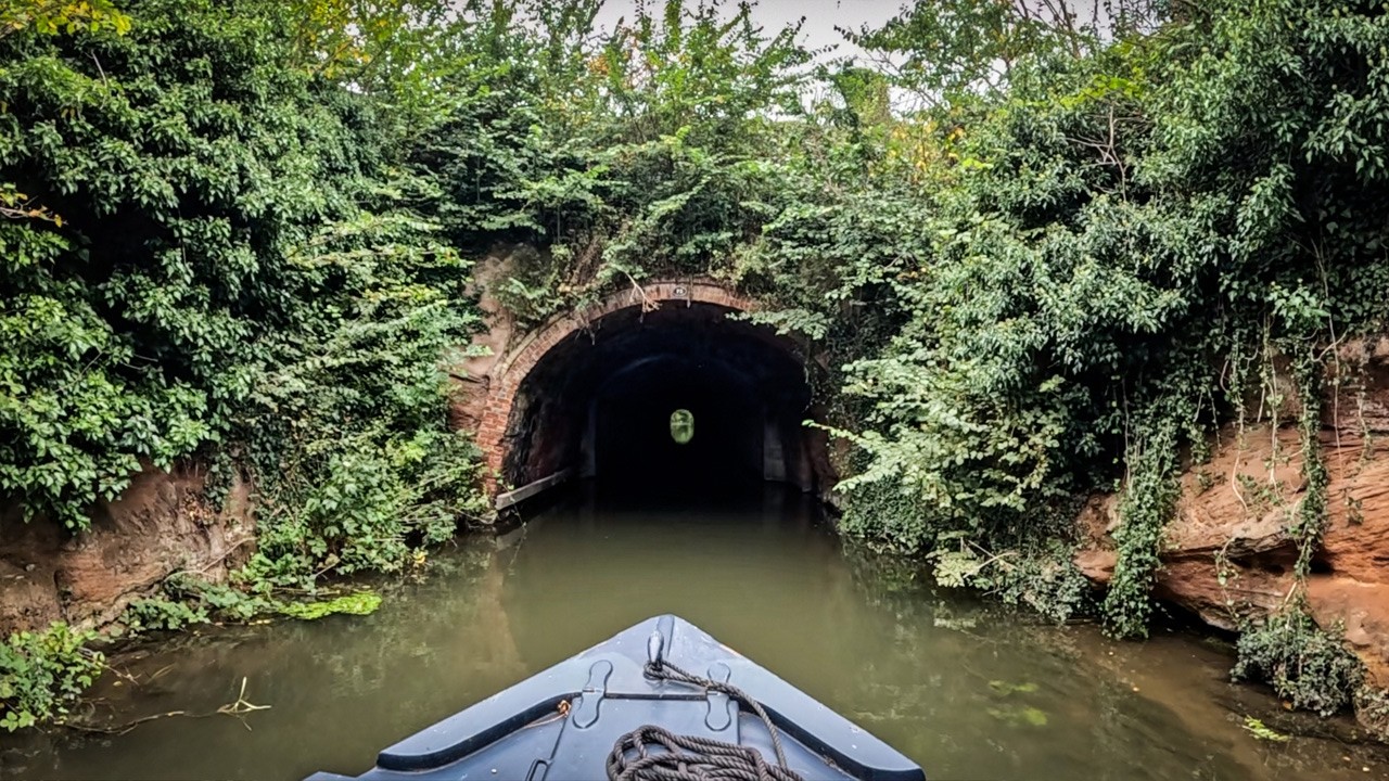E14.D3.2 || Realtime Narrowboat Journey on the Chesterfield Canal ...