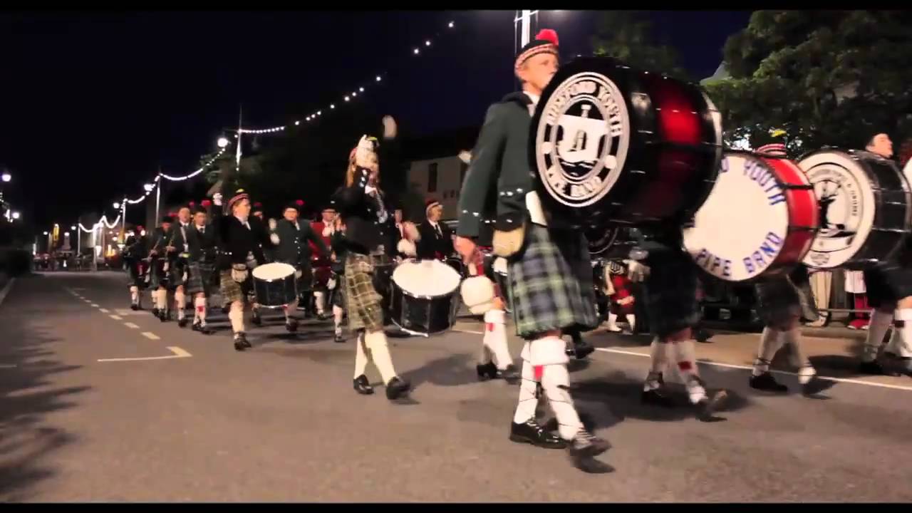The Cornwall Caledonian Pipe Band Bideford 11/09/2010 - YouTube