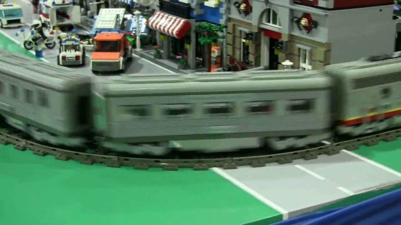 Lego model train show NMRA Milwaukee 2010 - YouTube
