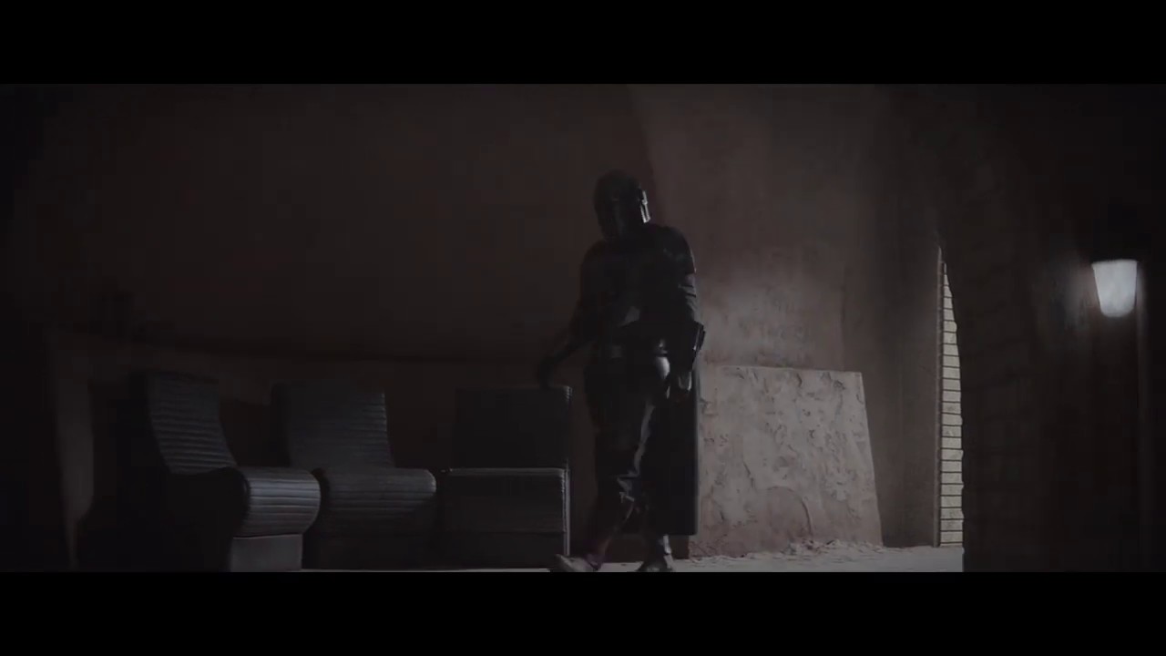 The Mandalorian Enters Chalmun's Cantina - YouTube