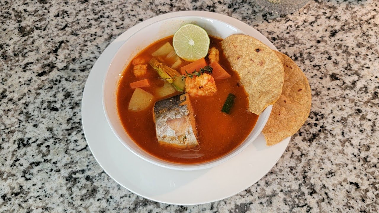 Caldo de pescado 😋😋 - YouTube