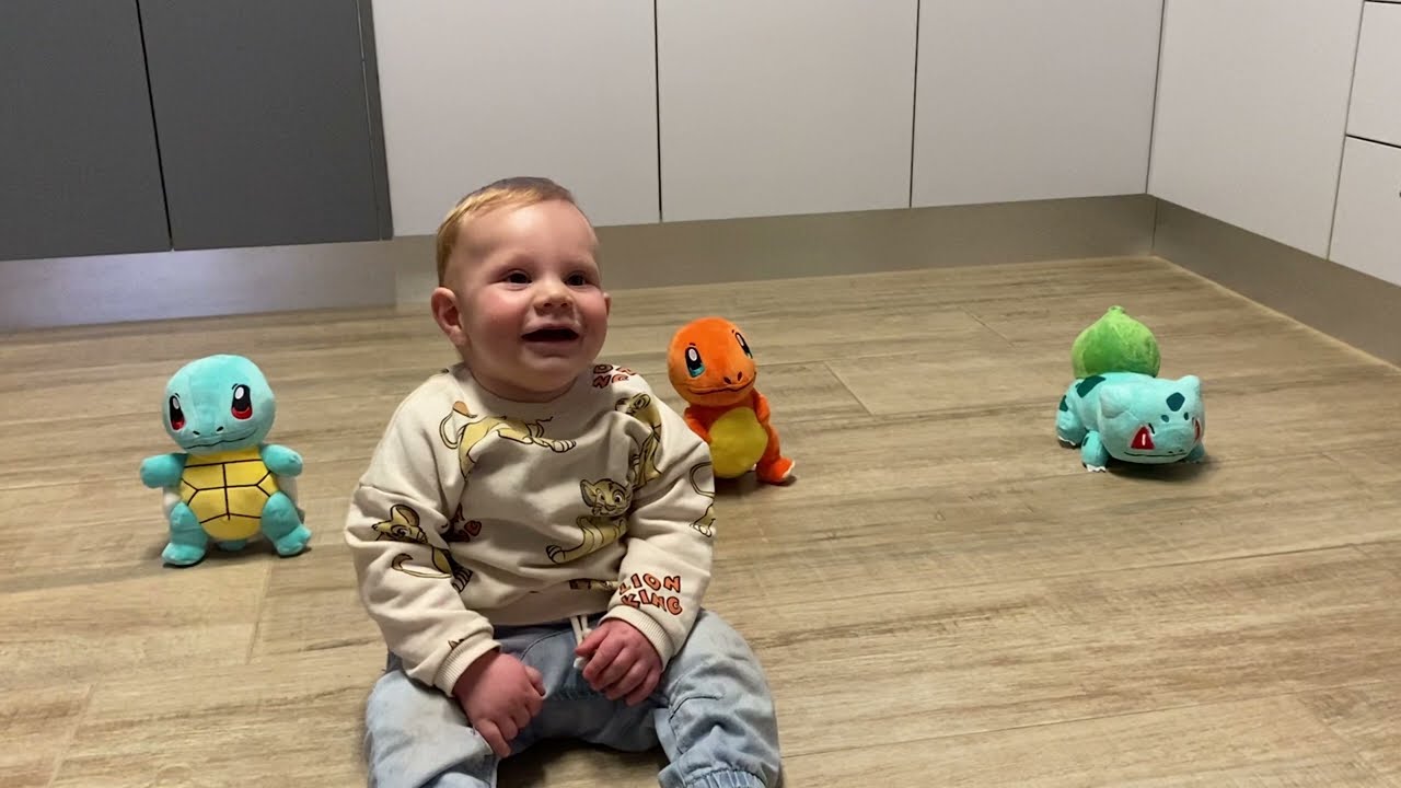 Baby picks and battles starter Pokemon - YouTube