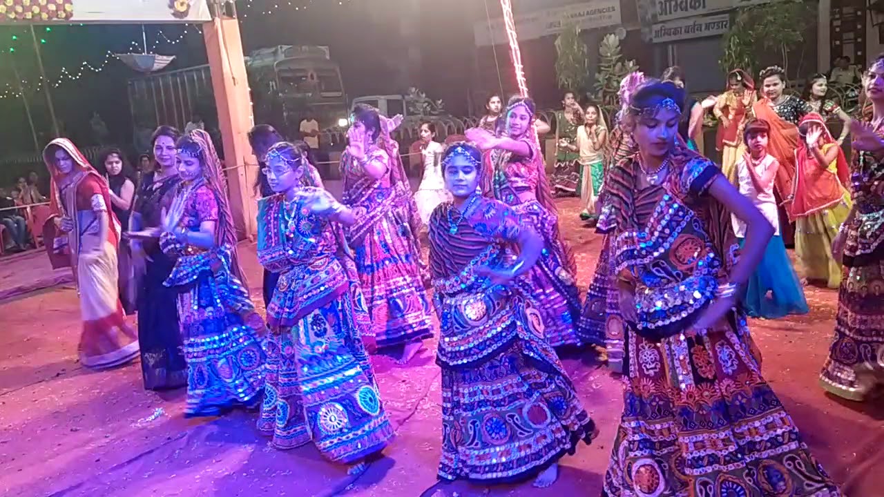 Girls Special garba for (TIMRI) - YouTube