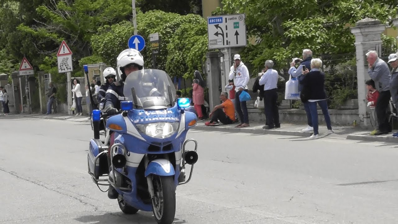 5x Moto Polizia Stradale in Emergenza / 5x Italian Motorcycle Police in ...