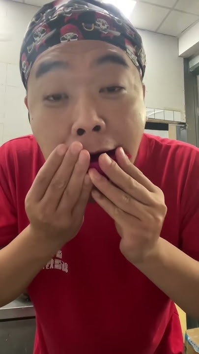一口吃火龙果 偷吃火龙果不承认 一吃一个不吱声 爱吃火龙果 大嘴吃四方 Youtube