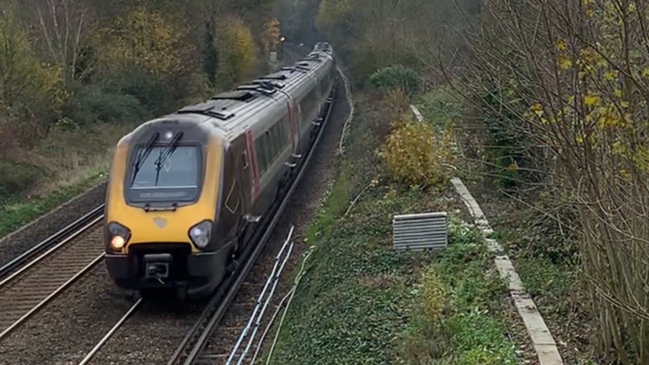 Class 220 Voyager | 220016 + 2200 | Cross Country - YouTube