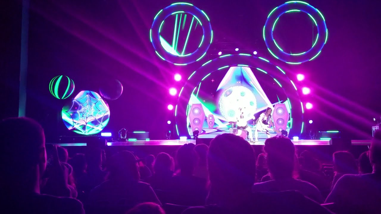 Disney Junior Live Dance Party Featuring Vampirina Full Moon Party ...