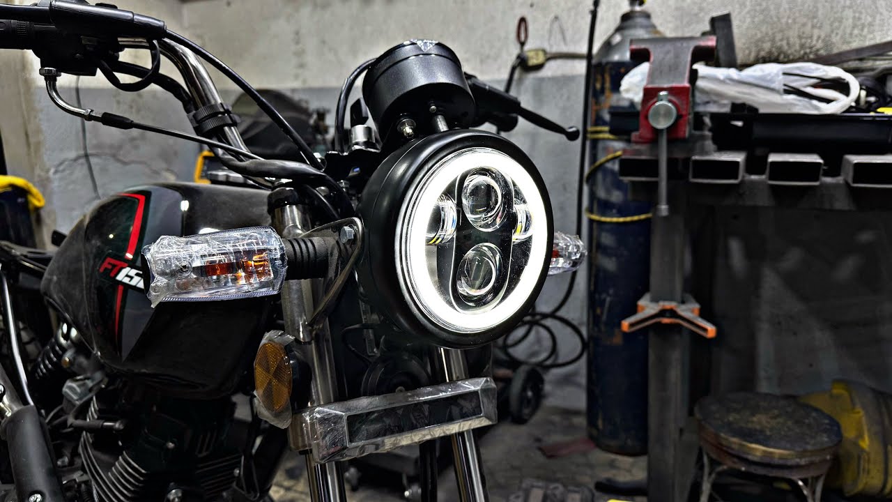 Faro Ojo de ángel (Daymaker) a Italika FT150, así de fácil es la ...