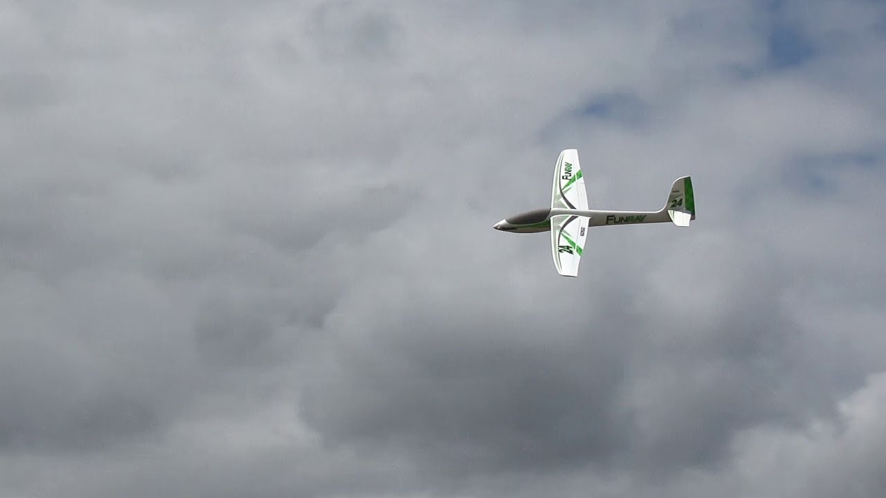 RC-Segler Multiplex Funray gut unterwegs - YouTube