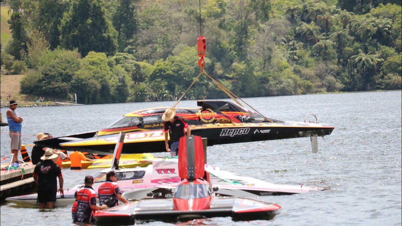 Hydroplane races - YouTube