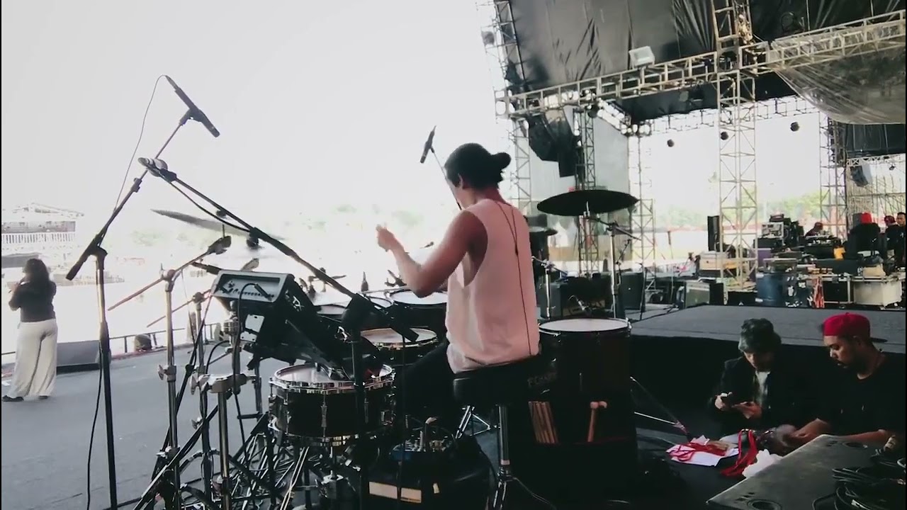 Ray Prasetya checksound Drum Cinta Pertama (Sunny) BCL at Now Playing ...