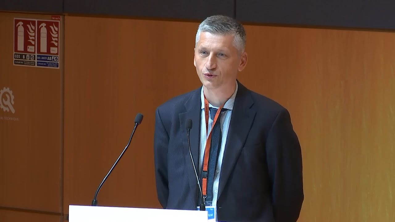 Collecte des piles et batteries par David Turmel - YouTube