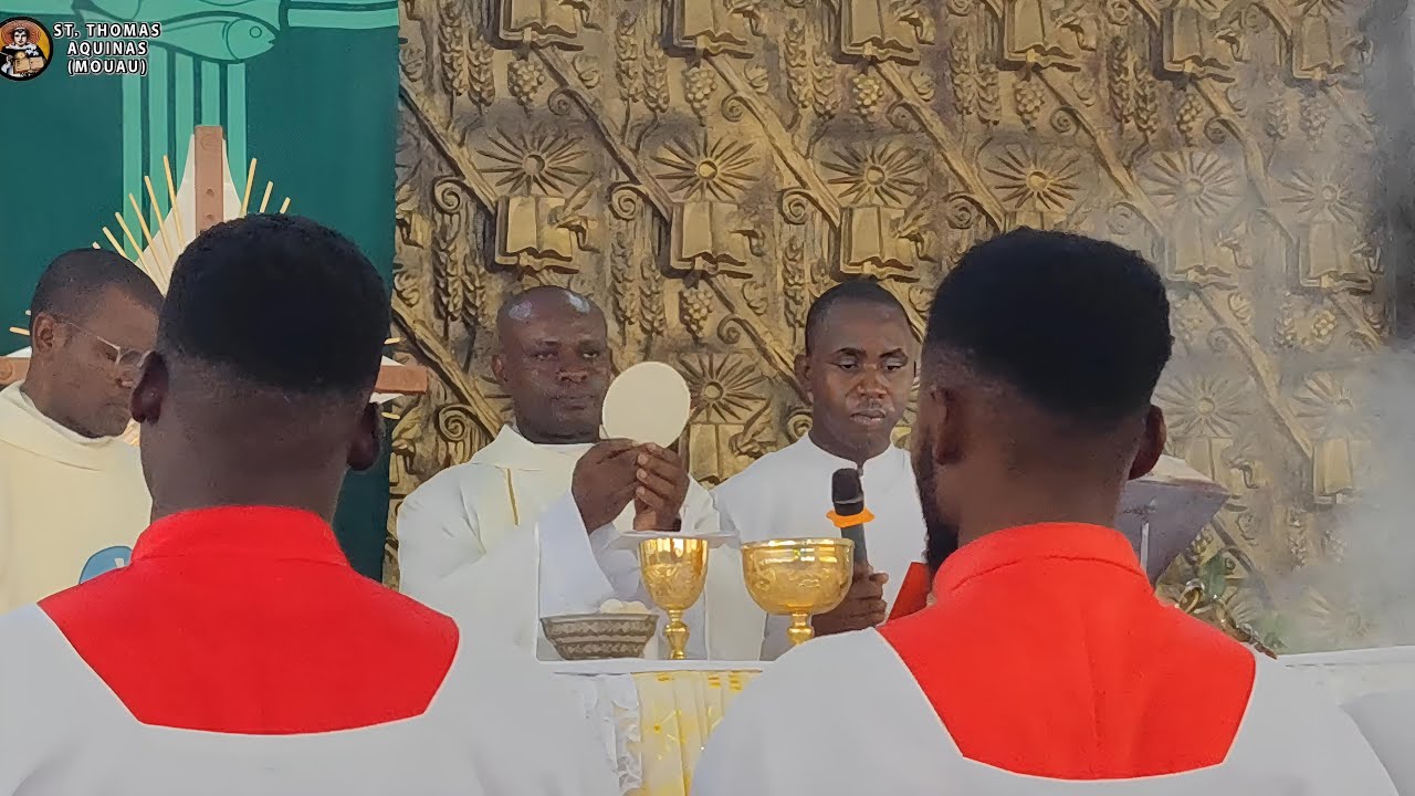 CONSECRATION OF THE HOLY EUCHARIST (CATHOLIC HOLY COMMUNION) - YouTube